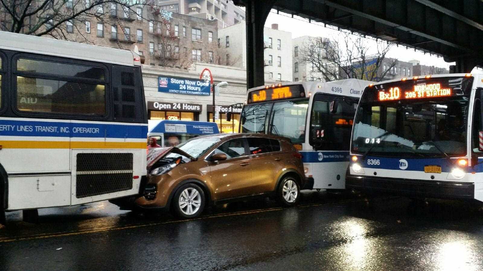 Bus Sandwich on Jerome Avenue - Norwood News